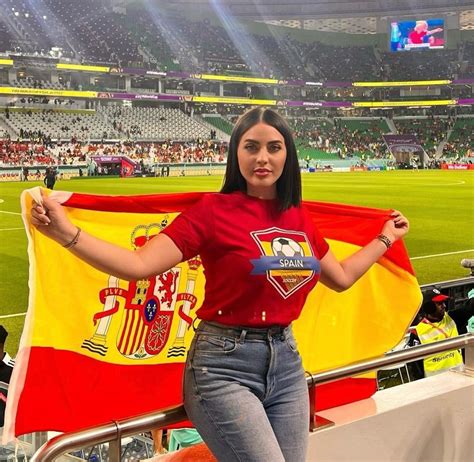Spanish Supporter 🇪🇸 In Qatar World Cup 🗺 ⚽ 2022 Asian Fashion