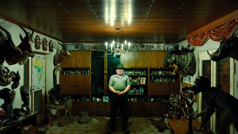 Im Keller Film Rezensionen De