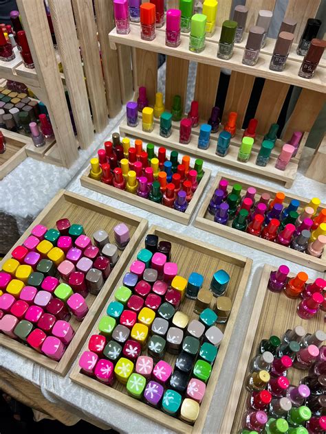 💅แจกพิกัดสีทาเล็บกึ่งเจลราคาถูก‼️ ไม่ต้องอบ แกลเลอรีที่โพสต์โดย 𝙁𝙖𝙝 Lemon8