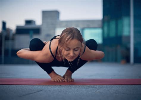 Malasana Modifications 10 Benefits Of Practicing Yogi Squats The