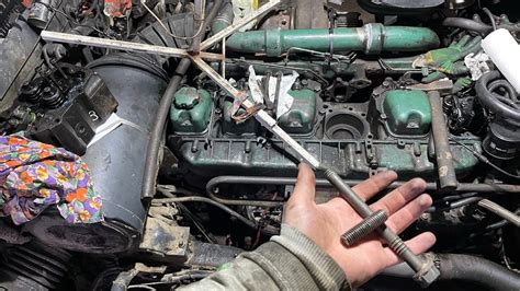 Как выкрутить обломанный болт из блока Youtube