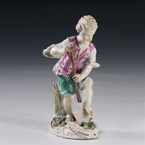 Фарфоровая статуэтка «Мальчик с лопатой из серии «Дети садовники Антикварная галерея Гермес