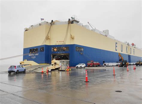 去年，上海外高桥港区海通国际汽车码头出口汽车超101万辆