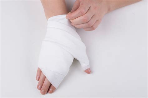 How To Wrap A Sprained Thumb With Pictures WikiHow