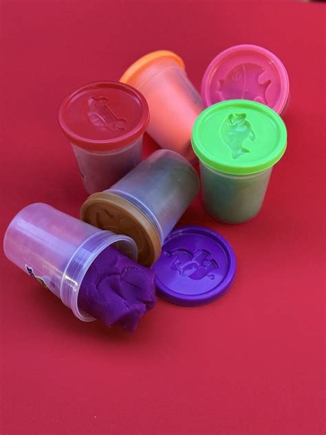 საძერწი თავზე ფორმებით ვარდისფერი