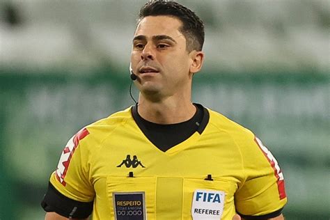 Flávio Rodrigues De Souza O Polêmico árbitro Que Já Puniu Kannemann Sougremio