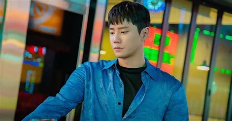 What Is Weak Hero Class 2 Star Lee Jun Youngs Role In Pump Up The