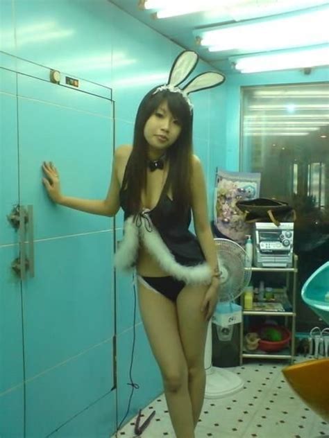 Hanh Doing Cosplay And Stripping For The Camera In Her Room Porn