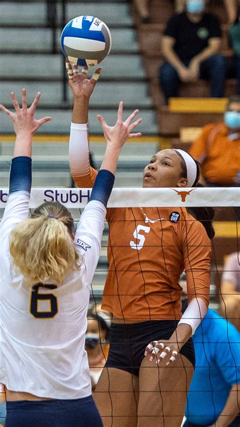 Skylar Fields Horns Illustrated