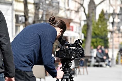 무료 사진 수염 즐거움 잘생긴 모자 남자 옷 선글라스 선샤인 세로 야외에서
