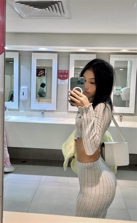 Restroom Selfie Are A Must R Inreallifegirls