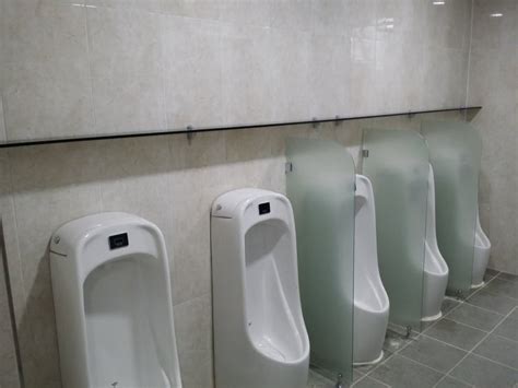 소변기파티션 권선구 오목천동 성당 남자화장실 소변기파티션브론즈강화유리선반 시공 네이버 블로그
