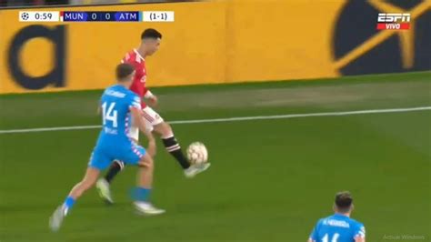 克里斯蒂亚诺·罗纳尔多做了 引体向上”，这就是赫克托·埃雷拉在曼联对阵马德里竞技时的反应 Infobae