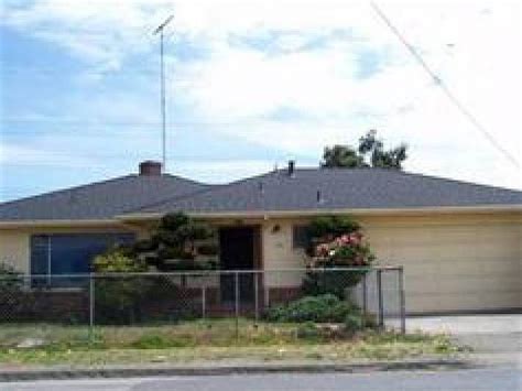 411 Berry Ave Hayward Ca 94544 Zillow