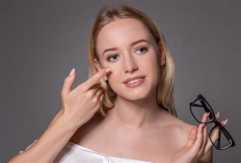 Healthy Habits For Contact Lens Wear Dr Anisha Gupta
