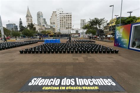 Lucimélia — Performance Instalação Do Mil Litros De Preto