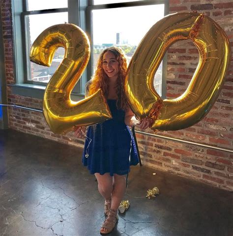 Katelyn Ohashi En Instagram “the 2️⃣0️⃣” Katelyn Ohashi Pool Float