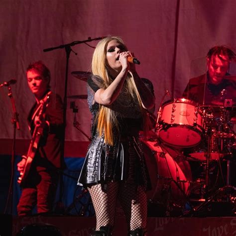 Avril Lavigne R Celebritylegs