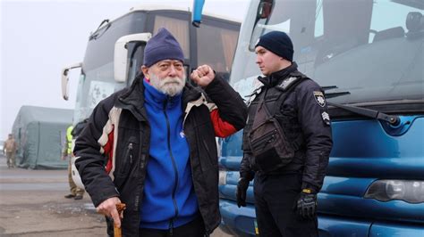 Украйна и проруските сепаратисти си размениха 200 пленници