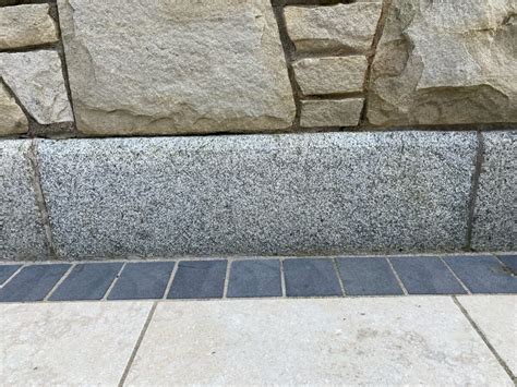 Solid And Cladding Plinth Architectural Stone Plinth