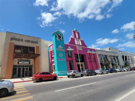Plaza Caracol Shopping Mall In Cancún Zona Hotelera