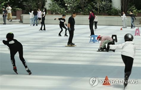 여름에 즐기는 스케이트 연합뉴스