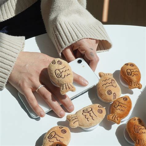 갓샵 귀여운 붕어빵 그립 스마트 톡 [겨울 핸드폰 스마트폰 핑거그립 휴대폰톡 손잡이 거치대] 위시버킷