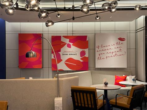 팝업스토어 Emcom 팝업스토어 Emcom