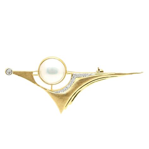 18k Yellow Gold Mabe Pearl And Diamond Brooch Ebth