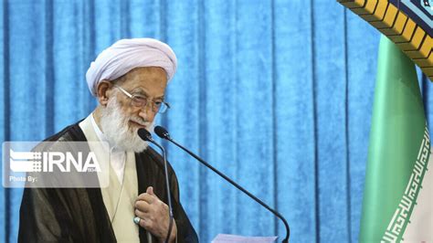 پیکر آیت الله امامی کاشانی در حرم امام رضاع به خاک سپرده می‌شود