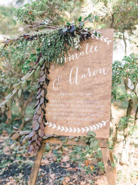 35 Rustic Wedding Signs Made Of Wood
