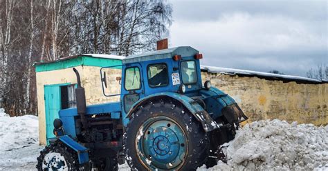 Зимой и летом Т-40 одним цветом | Пикабу