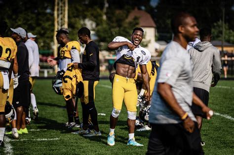 Antonio Brown Is An Instagram All Pro But Is That The Full Picture