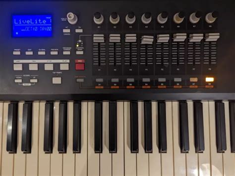 Akai Mpk 88 Hammer Action Controller Semi Weighted Midi Mother Keyboard