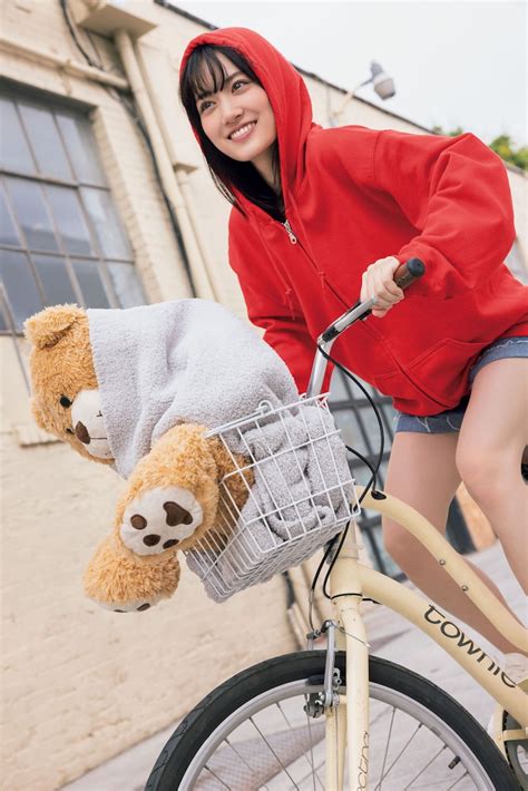 山下美月の2nd写真集「ヒロイン」より。（撮影：須江隆治 See ） 山下美月がふわふわの泡で小悪魔に、お風呂カット公開 画像ギャラリー