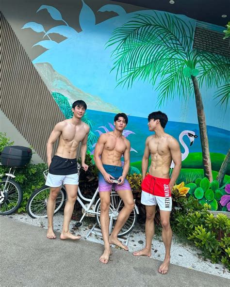 Jiratchapong Srisangs Feet