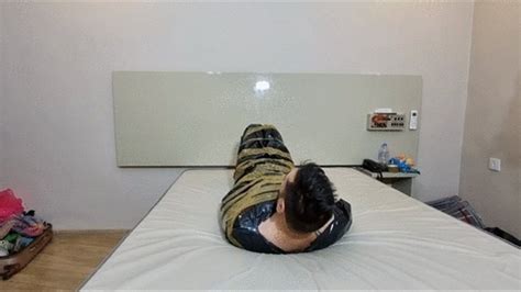 Face Sitting Very Severe Part 1 By Manu Albertine And Daniel Santiago