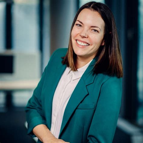 Manuela May Linkedin