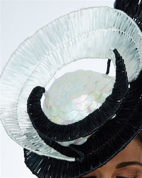 Black And White Raffia Disc With Iridescence And Center Ball Shapoh