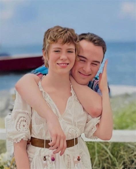 Wyatt Oleff And Sophia Lillis Videos Divertidos