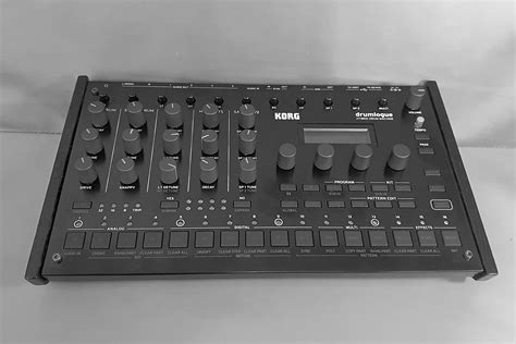 Test Korg Drumlogue Hybrid Drummachine AMAZONA De