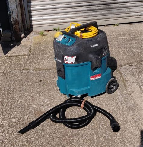 Makita 447m 110v Wet And Dry Vacuum Dust Extractor Vac Control Hose M