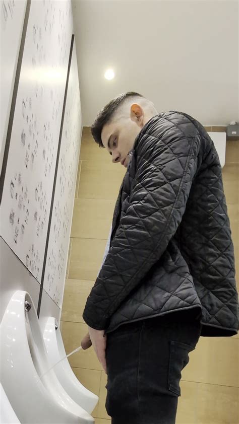 Urinal Pisser 4 Video 2