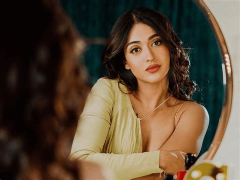 Gayatri Bhardwaj Biography Age Height Figure Dhindora Actress Wiki My My XXX Hot Girl