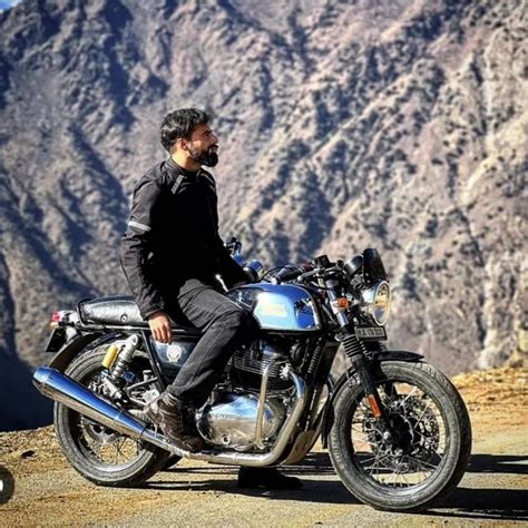 ©with Saif Ali With Saif Ali • Threads Say More