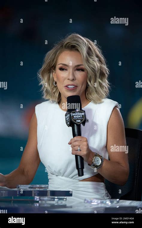 Nfl Network Host Colleen Wolfe Speaks On Air During The Nfl Networks Nfl Gameday Kickoff