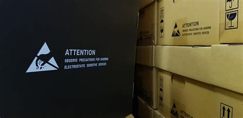 표준 주의 상자에 정전기 감응 장치 기호 정전기를 방지하기 위해 탄소로 코팅 된 블랙 종이 상자 및 표준 상자 아이콘에 대한 스톡 사진 및 기타 이미지 Istock