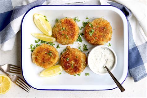 Fish Cakes With Quick Lemon Tartare Sauce
