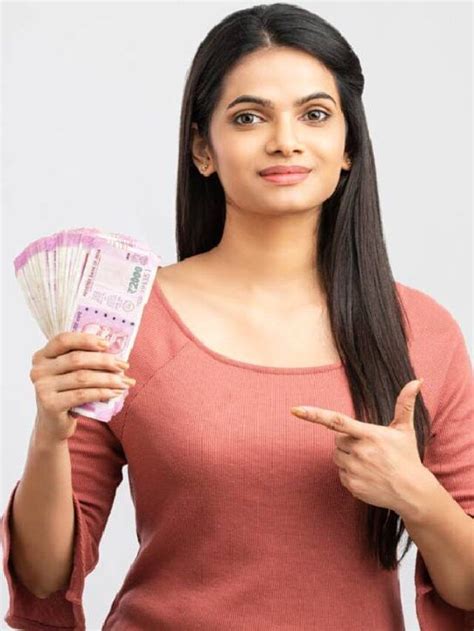 भारतात पहिला वेतन आयोग कधी लागू झाला इतका पगार वाढला Tv9 Marathi