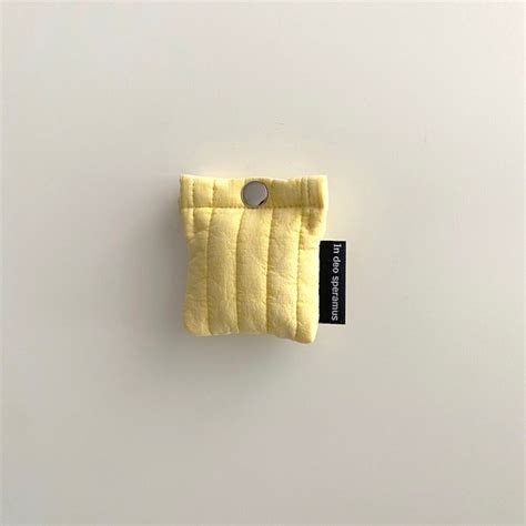 패딩 옐로우 에어팟 케이스 Quilting Yellow Airpods Case 감도 깊은 취향 셀렉트샵 29cm
